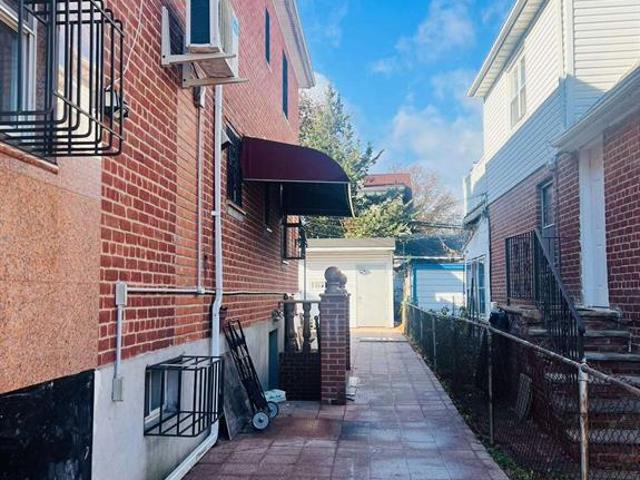 43 44 th Street | Compass