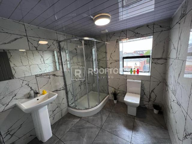 43 55 Queens Road, Leeds LS6 2 bed flat to rent £1,430 pcm £330 pw