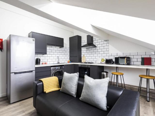 43 55 Queens Road, Leeds LS6 2 bed house to rent £1,430 pcm £330 pw