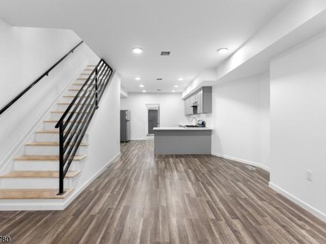 43.5 Cortland St, Newark, NJ 07105
