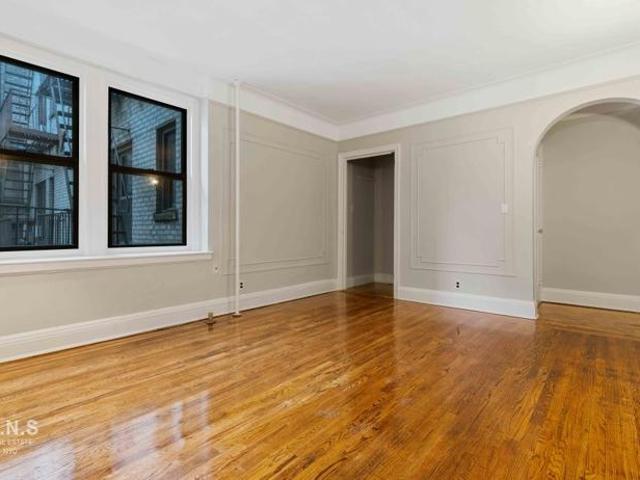 43 09 40Th St 2 J, New York, NY