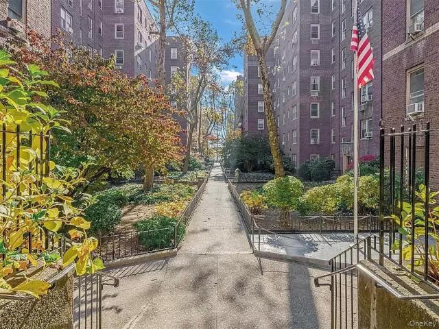43 10 48th Avenue, Unit 4M