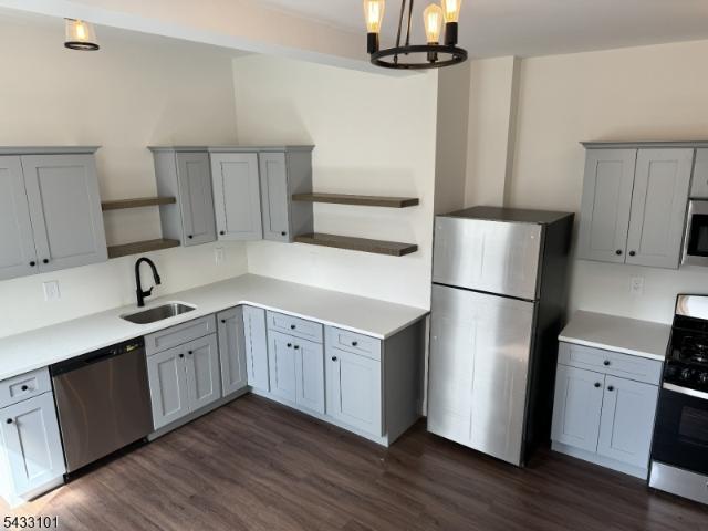 43 1St Ave # 1