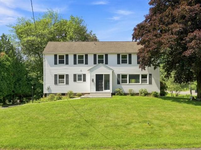 43 Tanya Ln, Mahopac, NY 10541