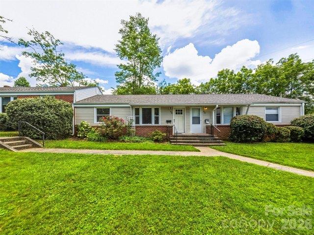 43 Trowbridge Ln, Brevard, NC 28712
