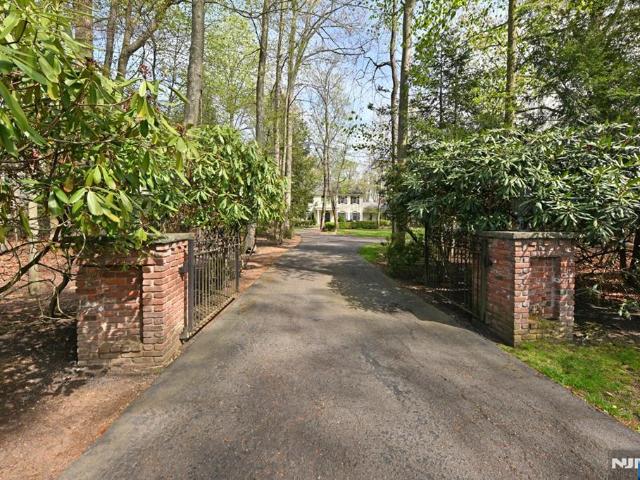 43 Twin Brooks Road