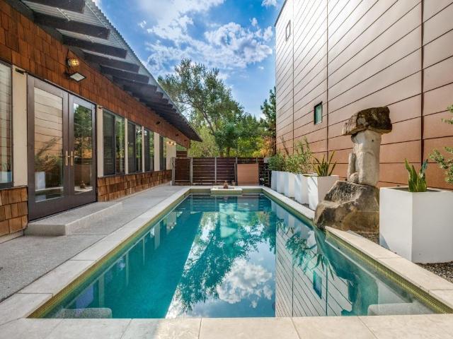 43 Vanguard Way