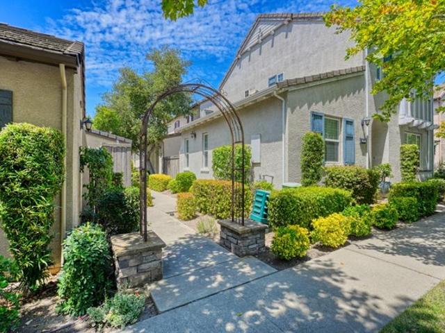 43 Villa Gardens Ct Unit 43, Roseville, CA 95678