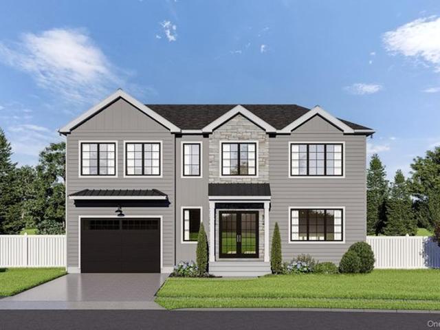 43 W Cabot Ln, Westbury, NY 11590