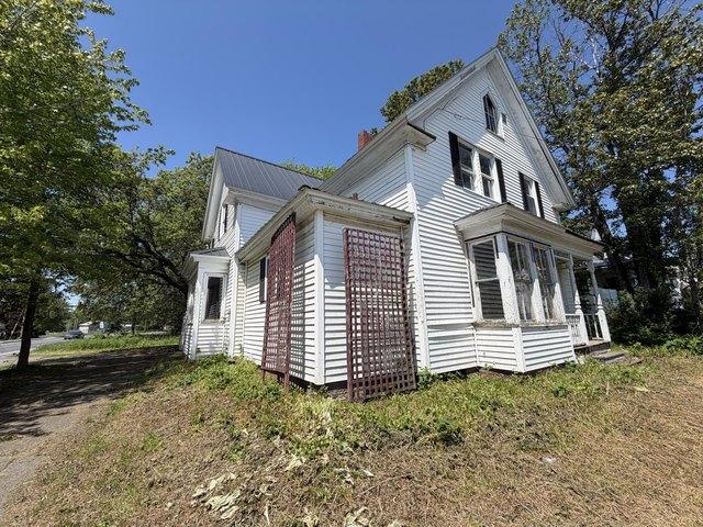 43 Washburn St, Caribou, ME 04736