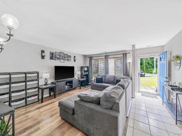 43 Wavecrest Drive
