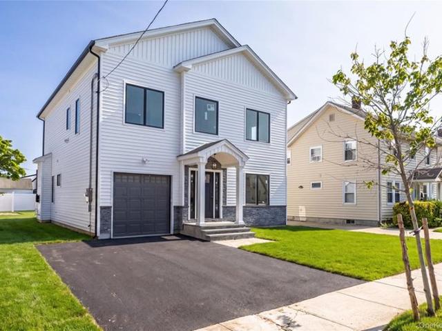 43 Westbury Ave, Mineola, NY 11501
