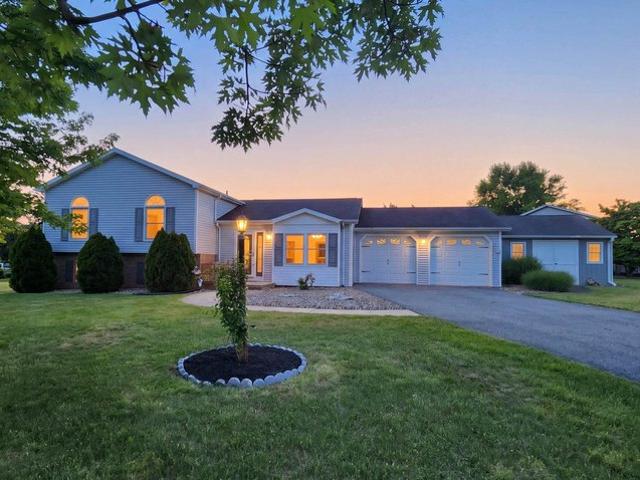 43 Wheatfield Dr, Carlisle, PA 17015