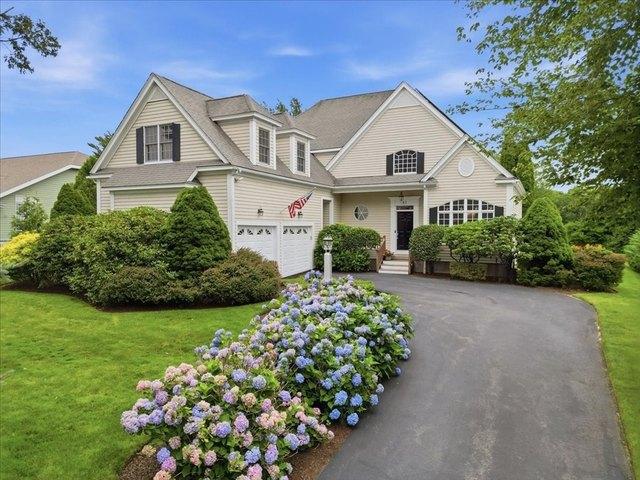 43 White Cliff Dr, Plymouth, MA 02360