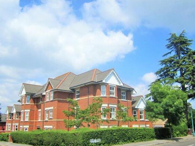 43 Alumhurst Road, Eton Court, Bournemouth, 2 Bedroom Apartment