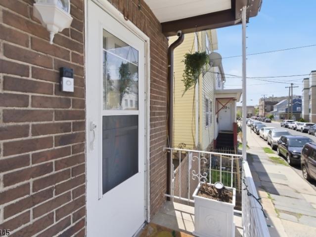 43 Bank St