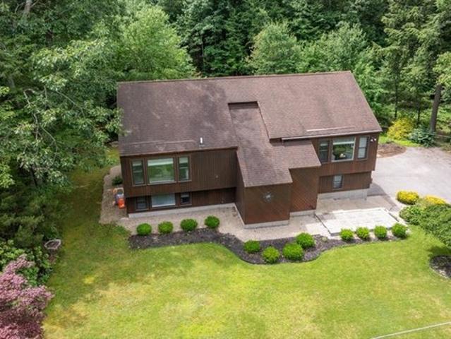 43 Boxwood Cir, Milford, NH 03055