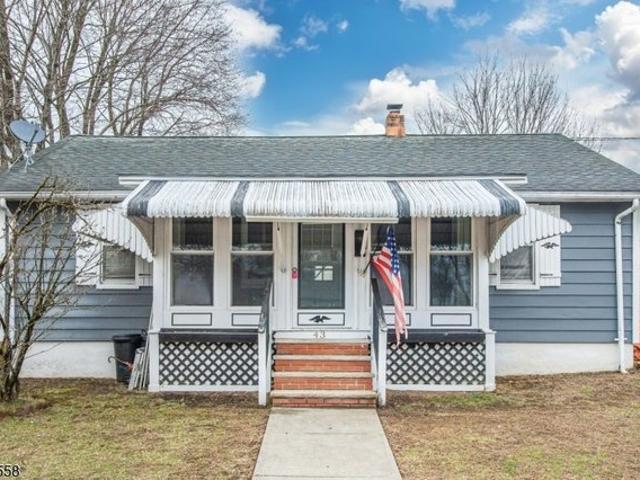 43 Bridge St, Ogdensburg, NJ 07439