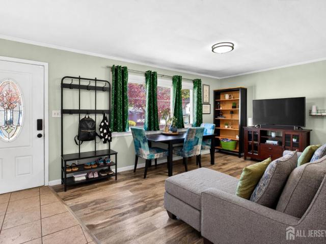 43 Buttonwood Drive