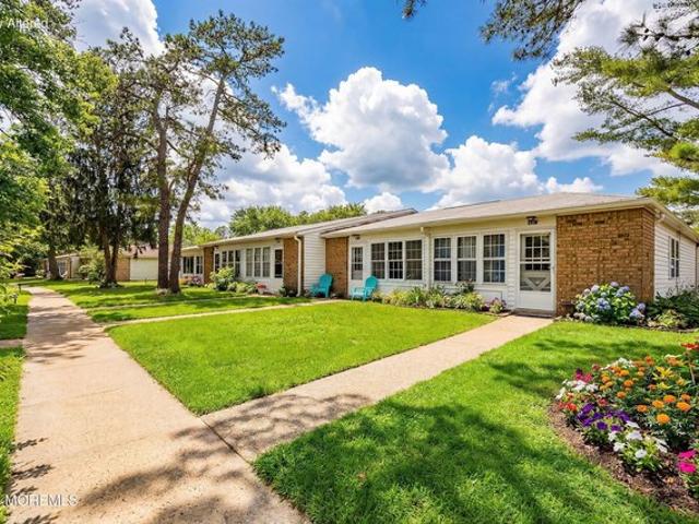43 Cambridge Cir Unit F, Manchester, NJ 08759