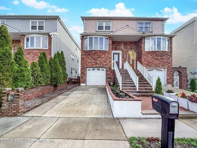 43 Cherrywood Ct, Staten Island, NY 10308