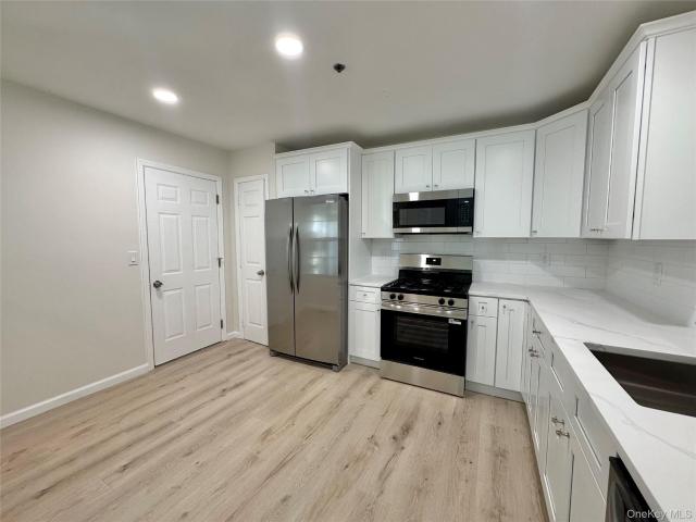 43 Commodore Circle