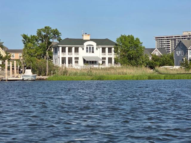 43 Columbus Dr
