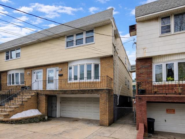 43 Corbin Ave