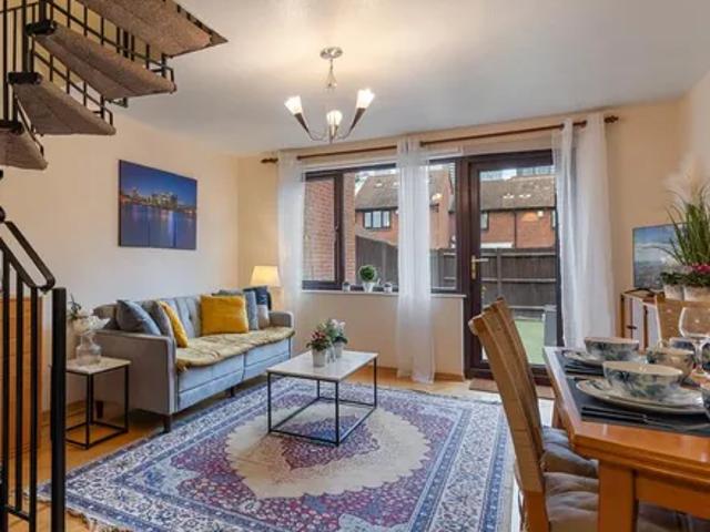 43 Claire Place, Millwall, London, E14 8NJ, United Kingdom | 2 bed townhouse for rent #140656047 | Rentberry