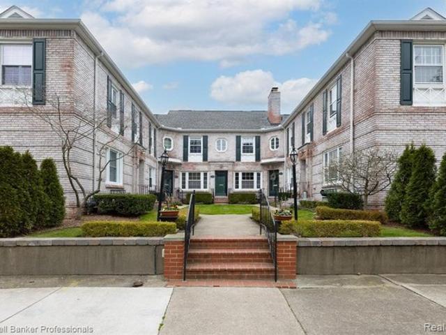 43 Cranford Ln, Grosse Pointe, MI 48230