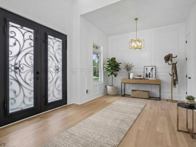 43 Crescent Dr
