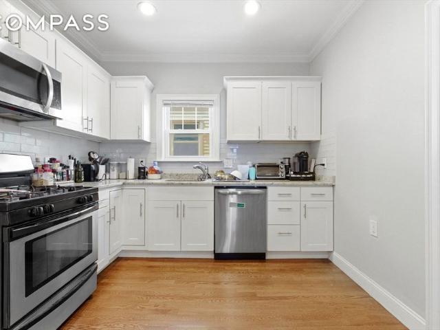 43 Derby St A, Somerville, MA