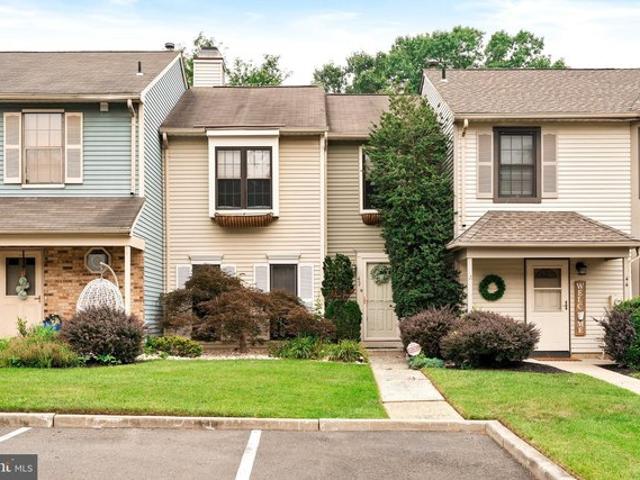 43 Devon Ct, Robbinsville, NJ 08691