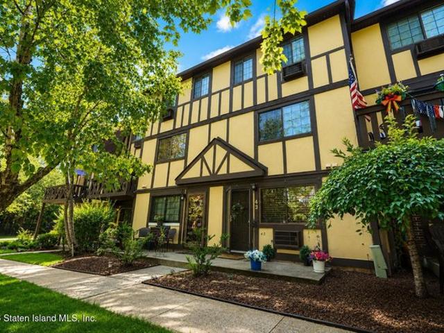 43 Devon Loop, Staten Island, NY 10314