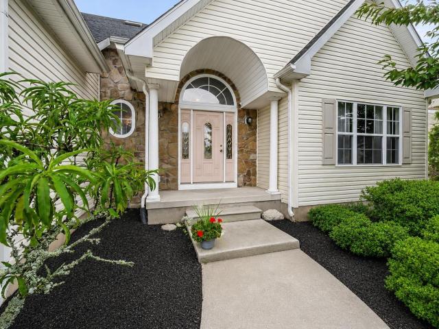 43 Donegal Ln