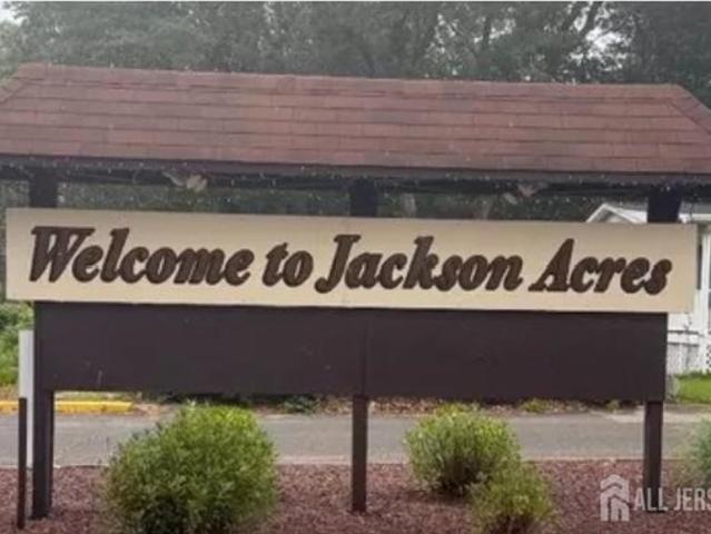 43 Douglas Dr, Jackson, NJ 08527