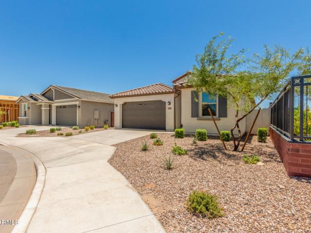43 e capricorn way
