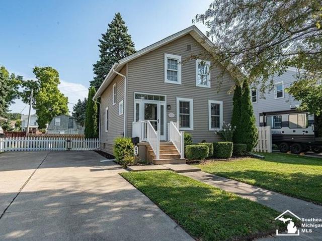 43 E Willow St, Monroe Center, MI 48162