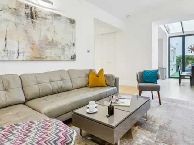 43 Ennismore Gardens, London, SW7 1AH, United Kingdom | 3 bed apartment for rent #132351371 | Rentberry