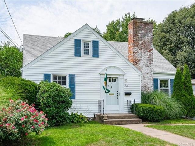 43 Farnham Rd, West Hartford, CT 06119