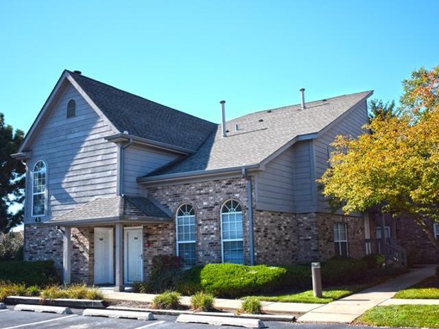 43 Foxcroft Rd Apt 235, Naperville, IL 60565