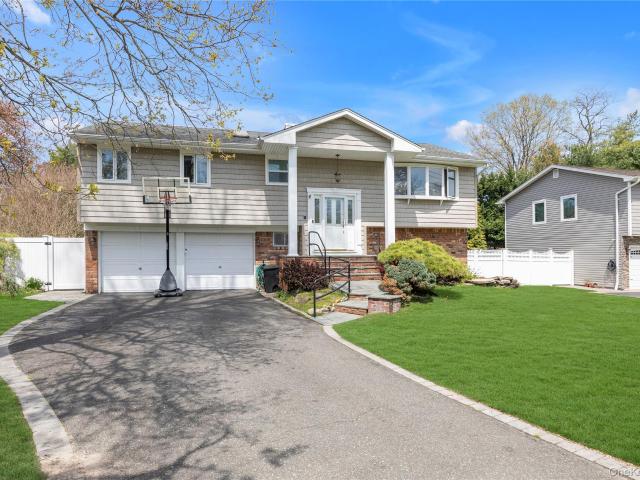 43 Florida Ave, Commack, NY 11725 | MLS #990645 | Compass