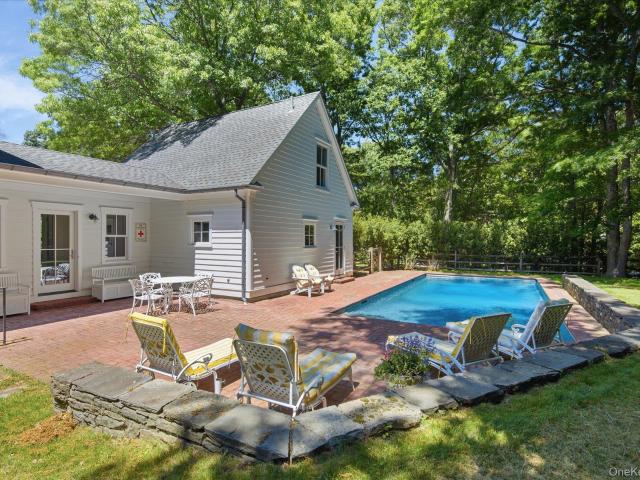 43 Gardiners Bay Drive