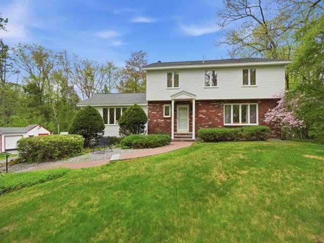 43 Greatstone Dr, Merrimack, NH 03054
