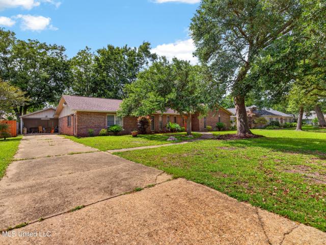 43 Greenbriar Drive