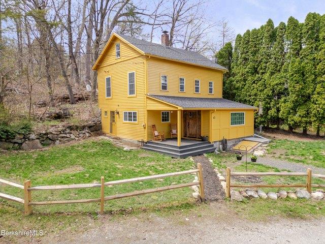 43 Hart St, Great Barrington, MA 01236