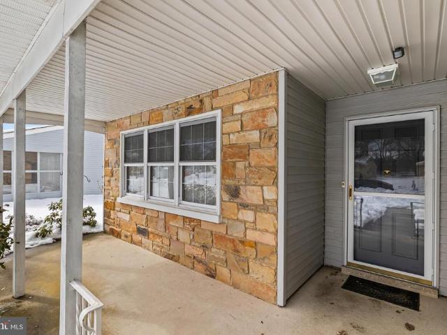 43 Kingston Way