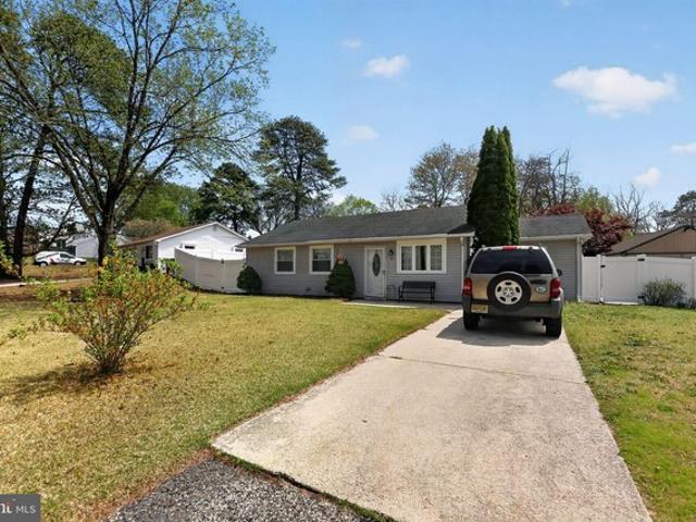 43 Kohomo Ave, Sicklerville, NJ 08081
