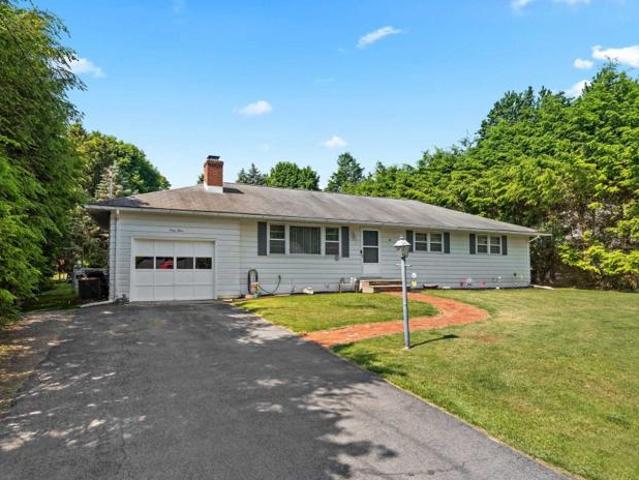 43 Lakeview Rd, La Grange, NY 12603