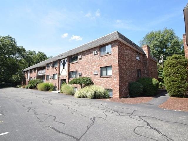 43 McCormick Ter Apt 52, Stoughton, MA 02072